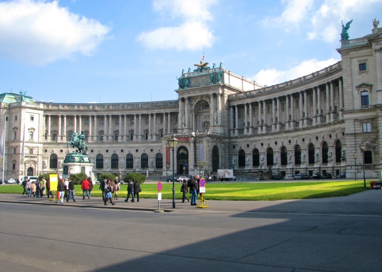 Explore gems in the most famous boulevard of Vienna – 100cobbledroads.com
